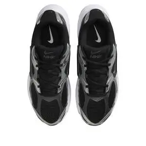Nike V5 Rnr Sneakers