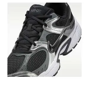 Nike V5 Rnr Sneakers