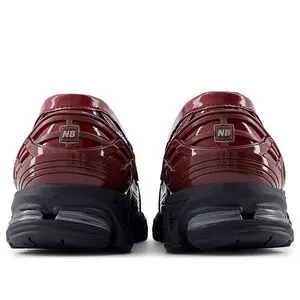 NEW BALANCE 1906l Loafer - Red/black