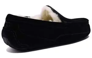 UGG Ascot Slipper - Black