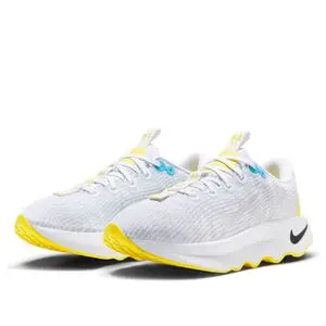Nike Motiva Round Toe Lace-up Sneakers