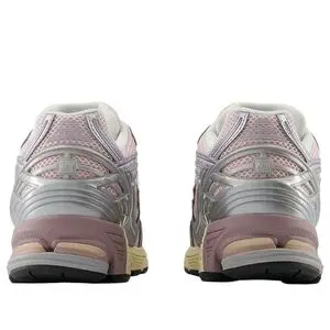 NEW BALANCE 1906r Sneakers