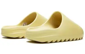 Adidas Yeezy Slide - Tan
