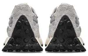 NEW BALANCE 327 Sneakers - Grey/white/black