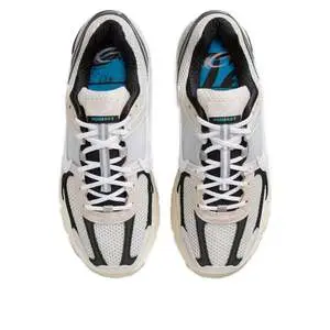 Nike Zoom Vomero 'supersonic' Sneakers - White/sail/light Bone