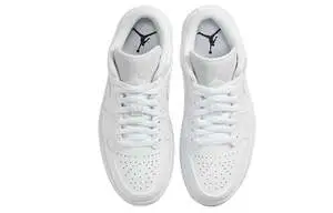 JORDAN 1 Low "triple " Sneakers