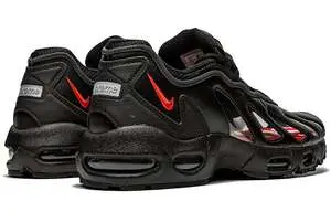 Nike X Supreme Air Max 96 - Black