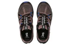 On Cloudsurfer Athletic Shoes - Black/cobalt