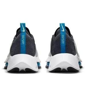 Nike Zoom Tempo Next% Low-top Athletic Sneakers - Grey/black