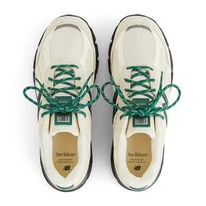 NEW BALANCE 990v4 Made In Usa Sneakers - Macadamia Nut/black