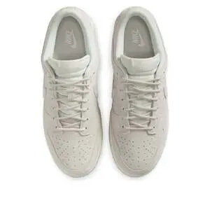 Nike Dunk Low Se Suede Sneakers
