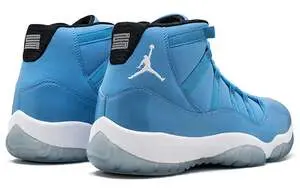 JORDAN Air Retro 'pantone' Sneakers - Blue