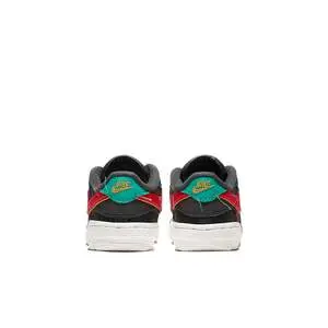 Nike Force 1 Low Top Sneakers