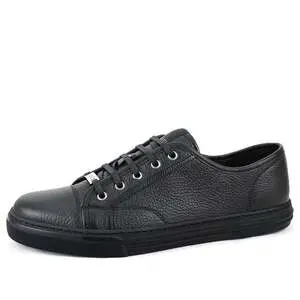 Gucci Pebbled Nappa Leather Low-top Sneakers - Black