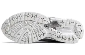 NEW BALANCE 1906r "silver" Sneakers - Silver/white