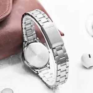 Casio Stainless Steel Quartz Analog Watch - Silver