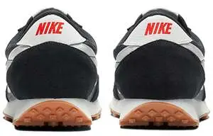 Nike Daybreak Vintage Low Top Sneakers - Black/summit White-off Noir