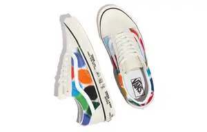 VANS Old Skool Low Top Sneakers