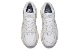 NEW BALANCE 57/40 Sneakers - White/gray