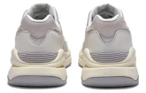 NEW BALANCE 57/40 Sneakers - White/gray