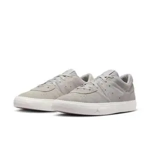 JORDAN Air Series Es Low Top Sneakers