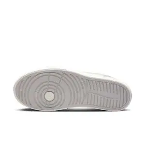 JORDAN Air Series Es Low Top Sneakers