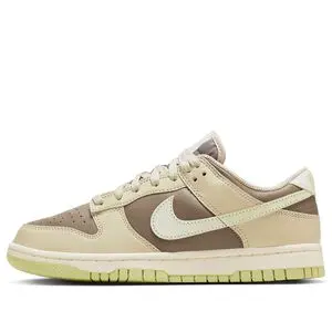 Nike Dunk Low Sneakers - Cream/brown