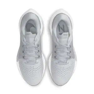 Nike Zoom Vomero 15 Sneakers