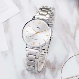 Casio Quartz Analog Watch With Stainless Steel Bracelet - Silver