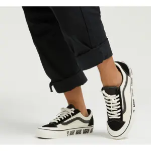 VANS Style 36 Low Top Sneakers - Black/white
