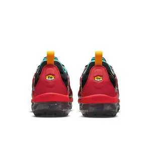 Nike Vapormax Plus Low Top Sneakers - Black/red