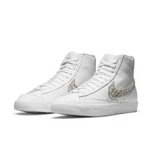 Nike Blazer Mid '77 Se High Top Sneakers