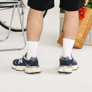 NEW BALANCE 9060 Low Top Sneakers - Blue