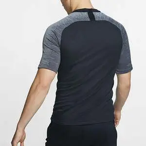 Nike Breathe Strike Training Top