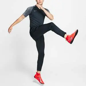 Nike Breathe Strike Training Top