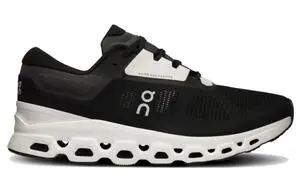 On Cloudstratus 3 Performance Running Shoe - Black/white