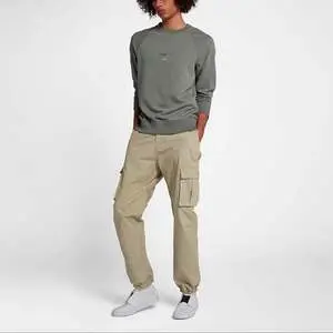 Nike Cargo Pants With Multiple Pockets