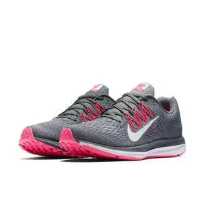 Nike Zoom Winflo 5 Athletic Sneakers