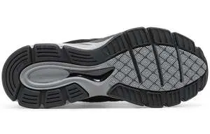 NEW BALANCE 990v4 Made In Usa Silver - Black