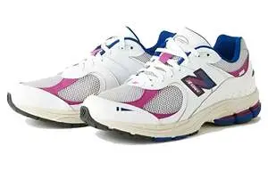 NEW BALANCE 2002r Sneakers - White/blue