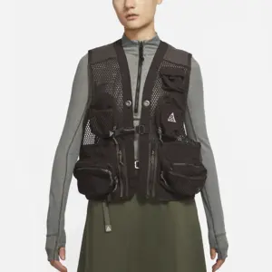 Nike Buttles Vest - Brown/black
