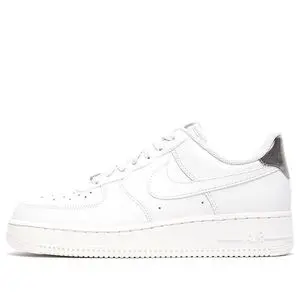 Nike Force 1 '07 Ess Sneakers - White