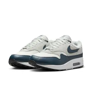 Nike Max 1 Essential Sneakers