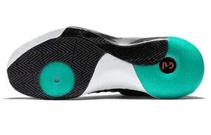Nike Hyperdunk 2015 Low Limited Sneakers