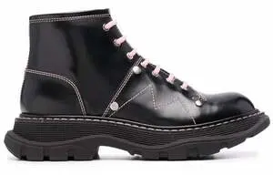 Alexander McQueen Contrast Stitch Tread Lace Up Boots - Black/pink