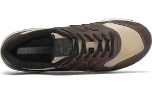NEW BALANCE 580 Low Top Sneakers