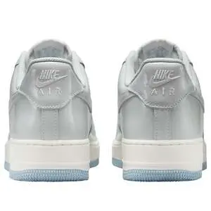 Nike Force 1 '07 Sneakers