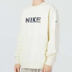 Nike Standard Issue Crewneck Sweatshirt