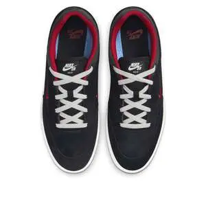 Nike Malor Sneakers