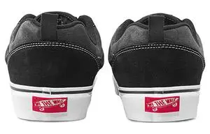 VANS Knu Skool Low Top Sneakers - Black/white